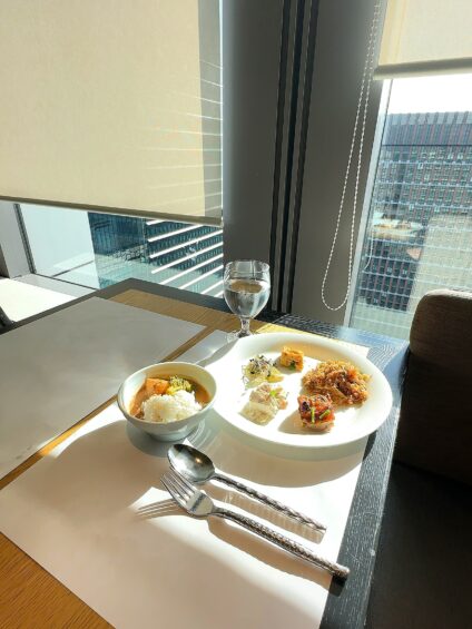 【丸の内】高層階で楽しむマンゴーツリー東京のランチ食べ放題