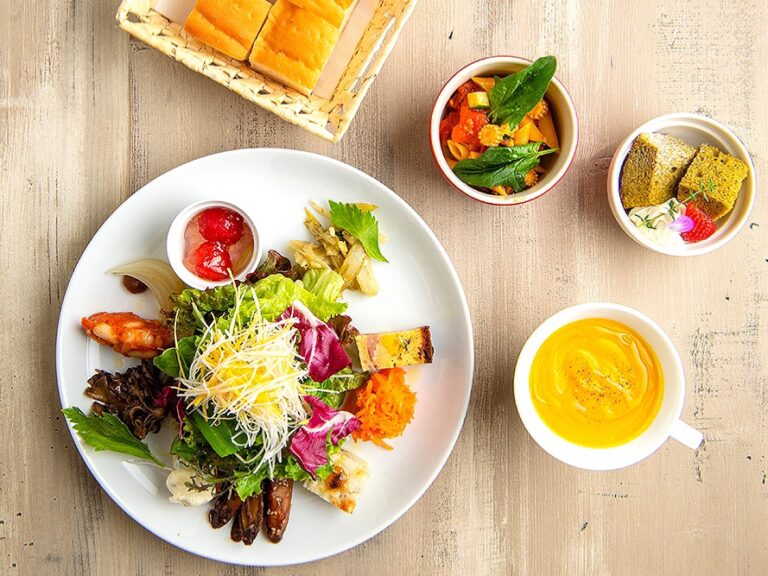 【新宿】『HATAKE CAFE』のヘルシーランチが女子におすすめ