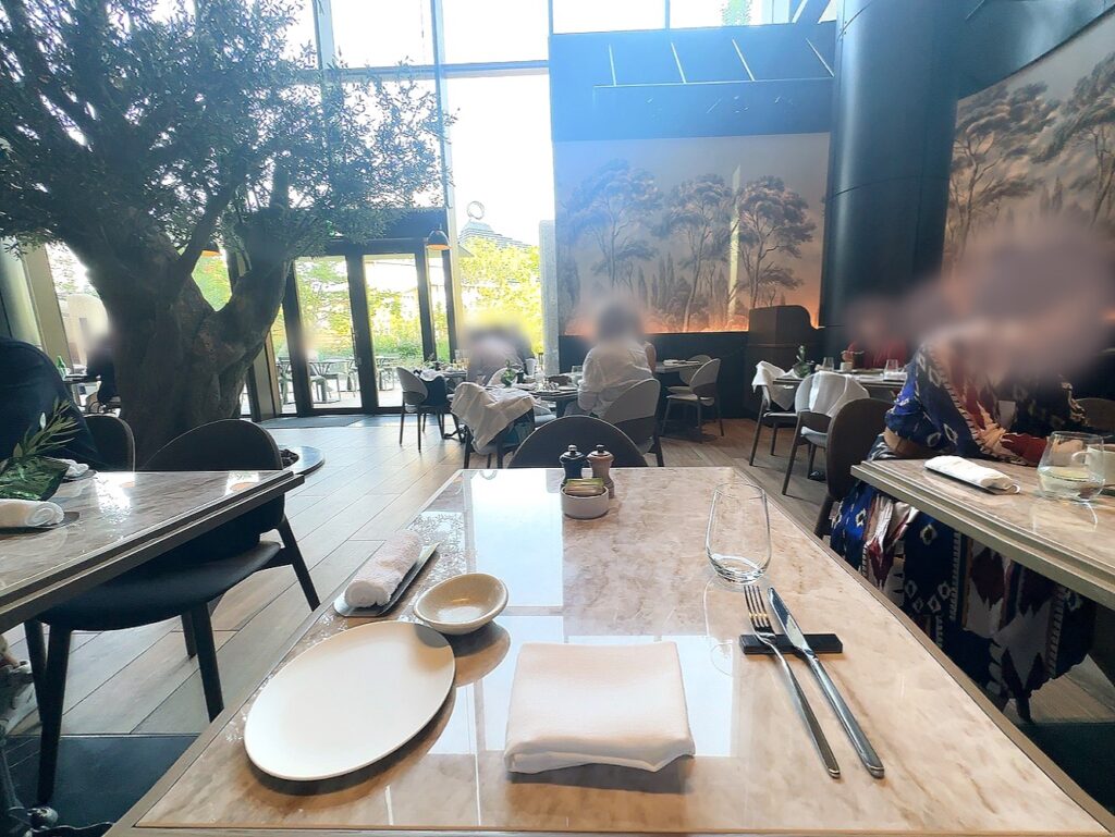 【麻布台ヒルズ】『JANU MERCATO』の優美な空間で楽しむランチ